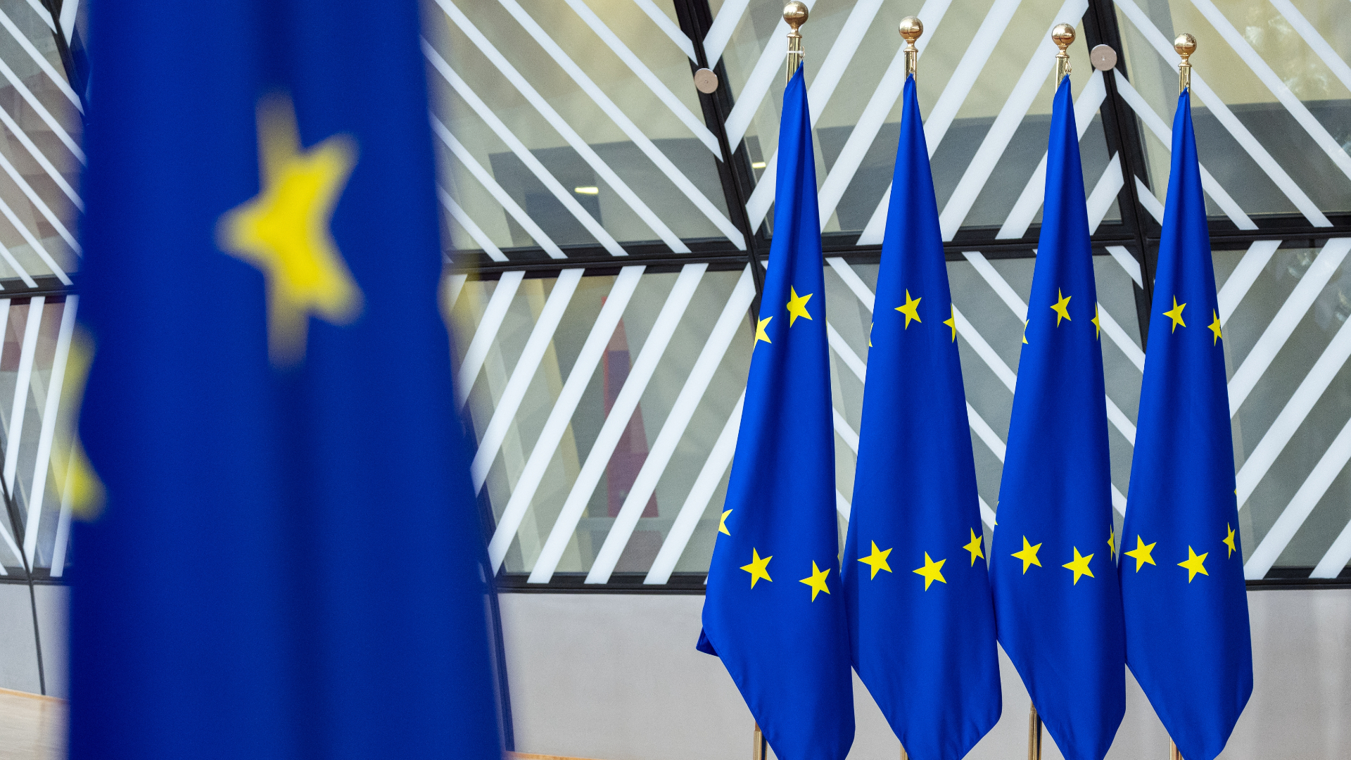 Eurobarometru: Aproape 90% dintre europeni cred că statele UE ar trebui ...