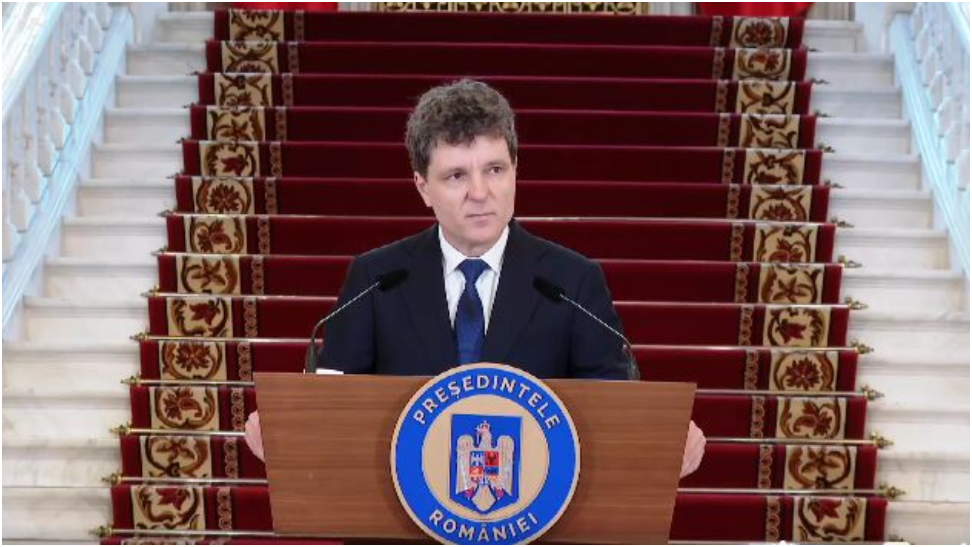 A încălcat președintele Constituția prin desemnarea lui Adrian Veștea ...