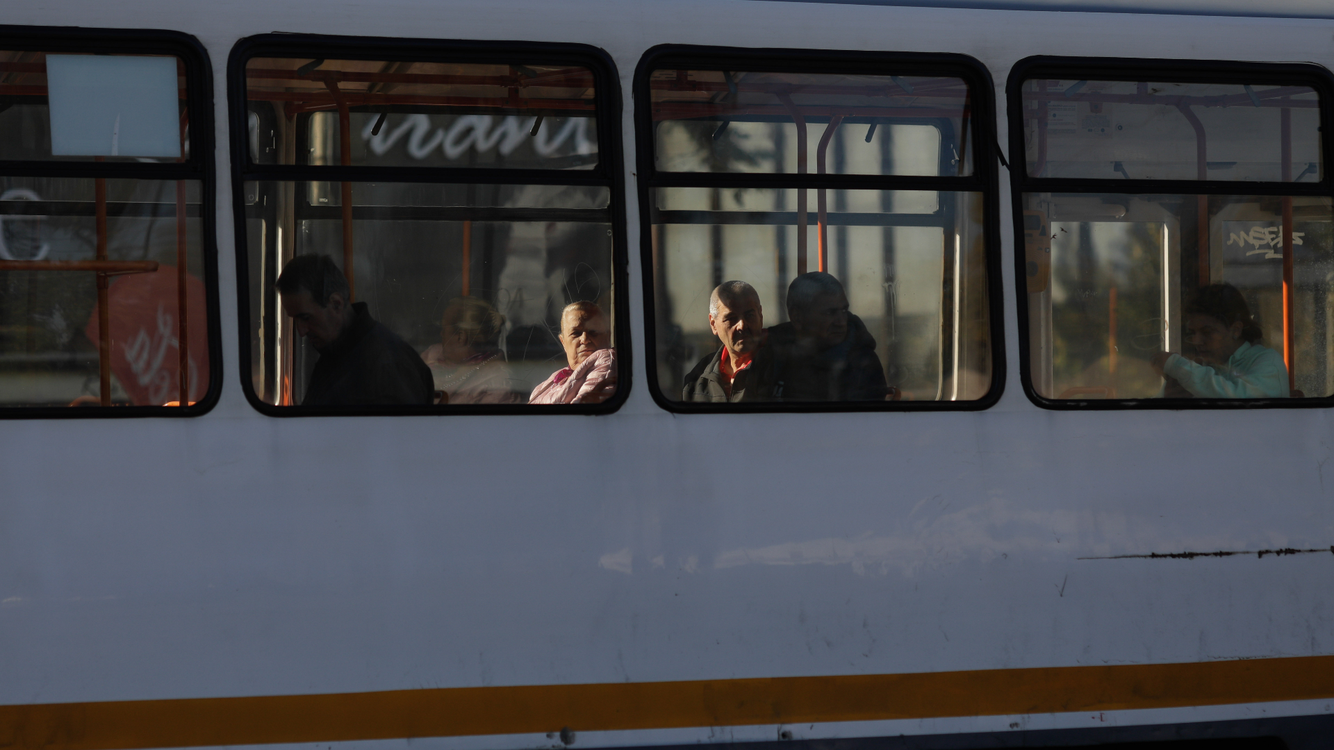 Tramvaiele Tatra își iau rămas-bun de la călători, după 53 de ani de ...